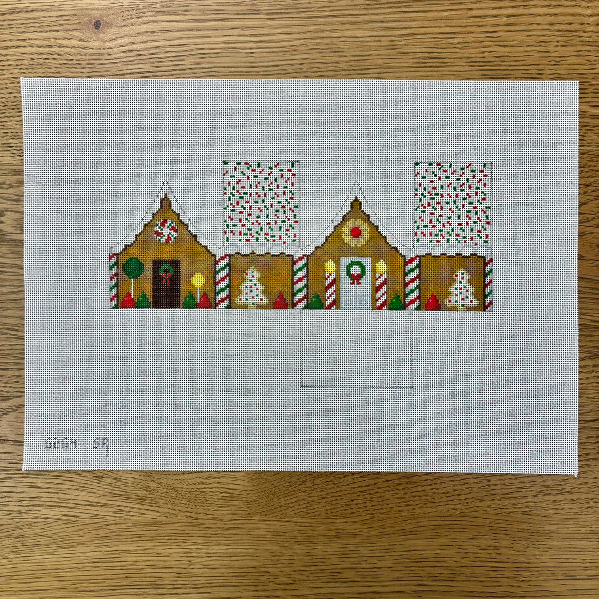 Red and Green Sprinkle Roof, 3D Gingerbread House - 18 mesh – Susan ...